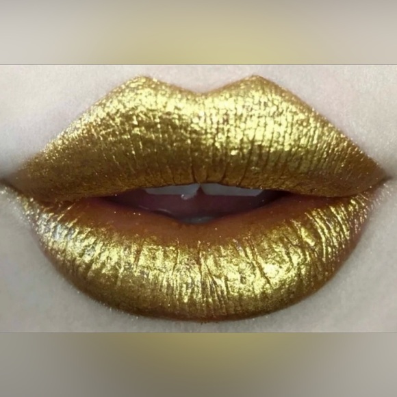Kat Von D | Makeup | Kat Von D Th Anniversary Glimmer Veil Liquid ...